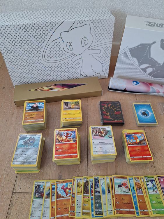 Pokemon XL Karten Sammlung 700Stk. (Mew, Charizard)Englisch (Gebraucht) in Gossau SG für CHF 49 ...