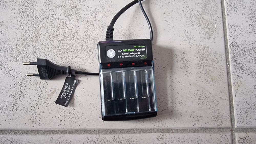 AKKU LADEGERÄT TEDI RELOAD POWER AA/AAA 1-4 ZELLEN (Neu (gemäss ...