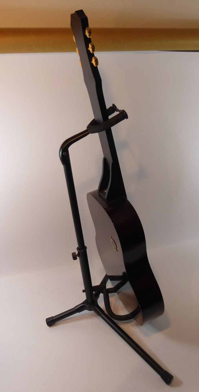 Elvis Presley „King for All Time“ Gitarren-Wanduhr (Gebraucht) in Bern ...