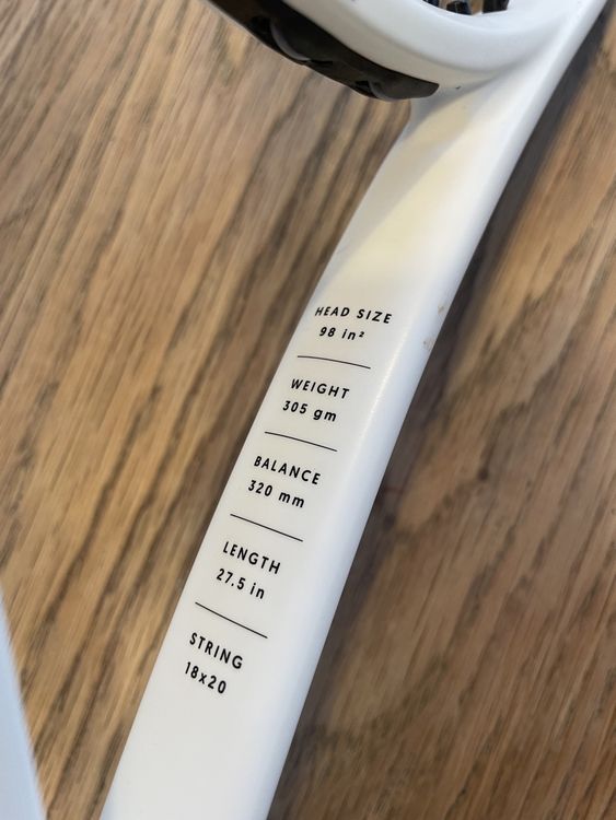 Solinco Whiteout 98 (305g) XTD 18x20 (Usato) a Happerswil per CHF 60 – con consegna | Acquista ...