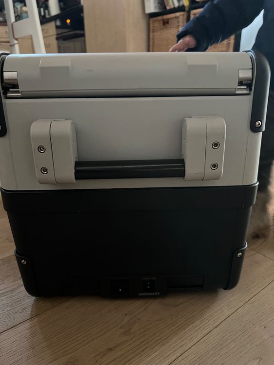 DOMETIC CFX 35 Kompressor-Kühlbox (Gebraucht) in Champfèr für CHF 400 – nur Abholung auf Ricardo ...
