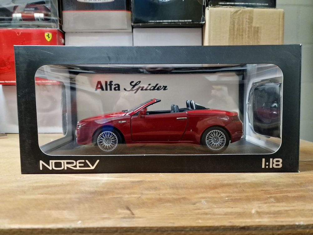 Alfa Romeo Spider 939 rot 1/18 - Norev OVP (Gebraucht) in Au SG für CHF ...