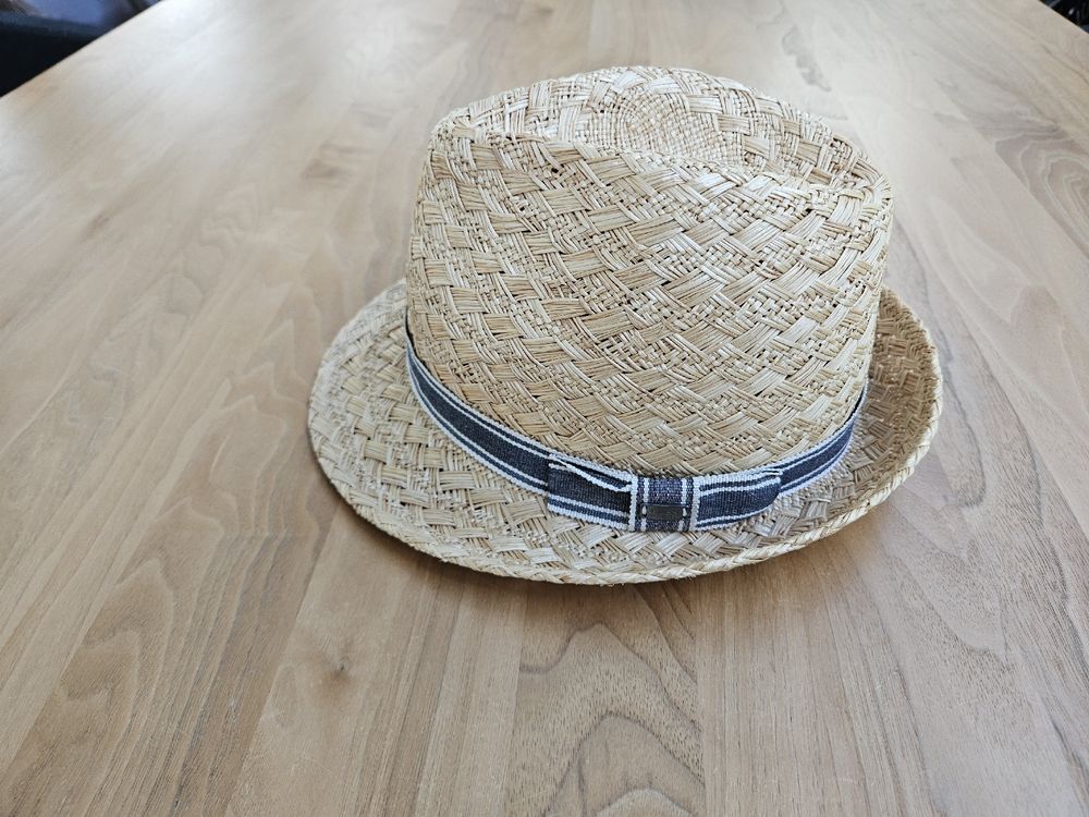 Hut Hugo Boss (Gebraucht) in Sils im Domleschg für CHF 2 – mit ...