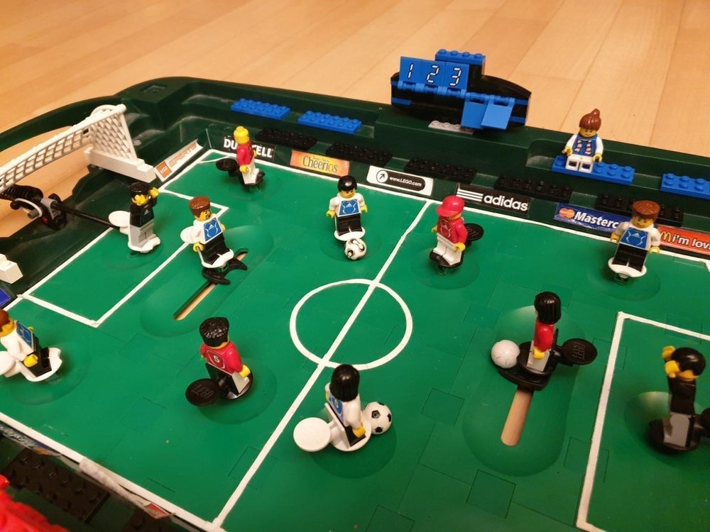 Mini baby-foot LEGO (Gebraucht) in La Chaux-de-Fonds für CHF 16 – mit ...