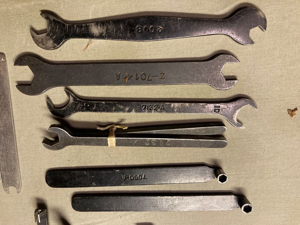 KLEINE WERKZEUGE, BESTIMMTE ABER UNBEKANNTER FUNKTION (Gebraucht) in ...