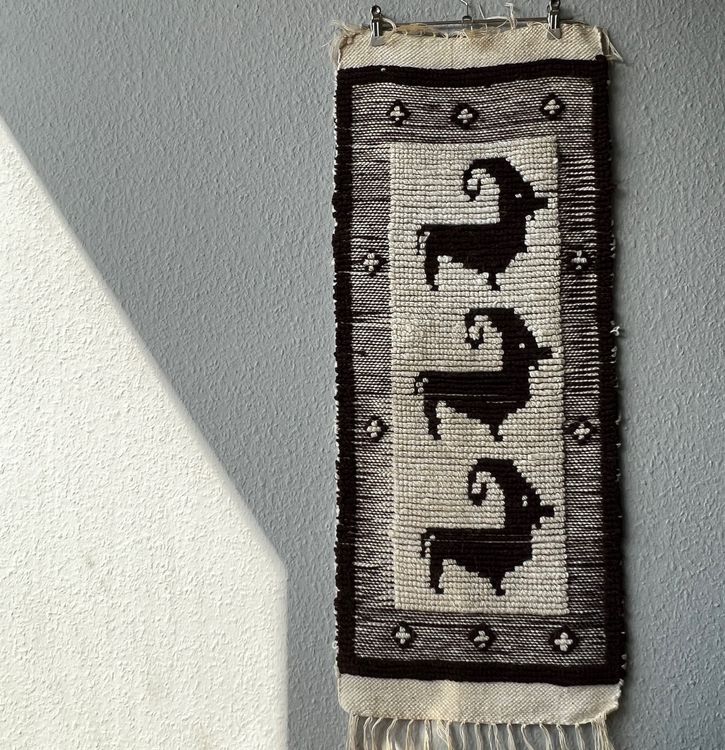 Vintage mid century hand woven ram wall hanging tapestry (Gebraucht) in ...