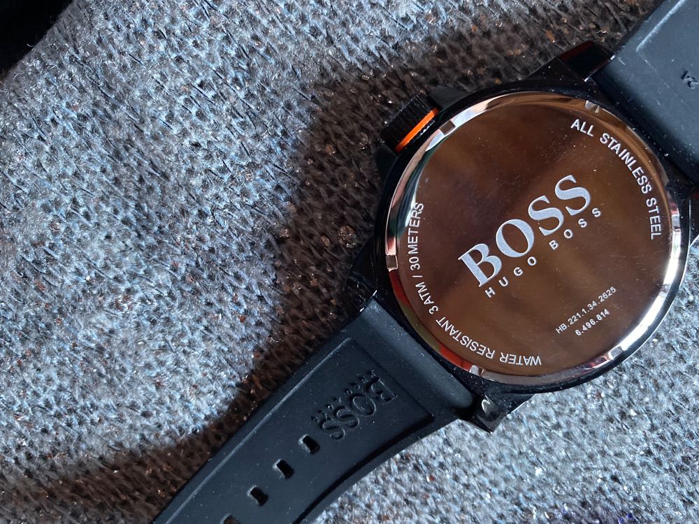 Original Hugo Boss Herrenarmbanduhr schwarz/orange | Kaufen auf Ricardo