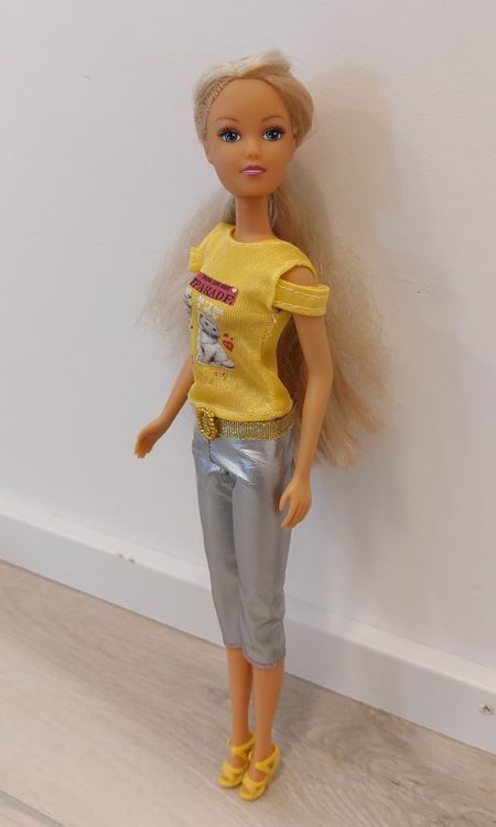 Steffi "Barbie" mit viel Zubehör (Gebraucht) in Zürich für CHF 9 – mit ...