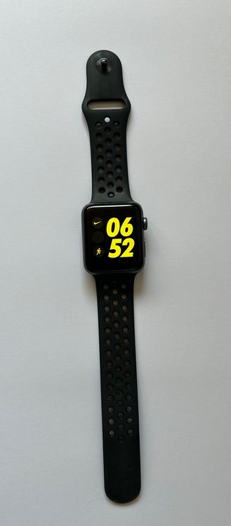 Apple Watch Series 3 Nike Edition, 42mm, Aluminium Case (Gebraucht) in ...