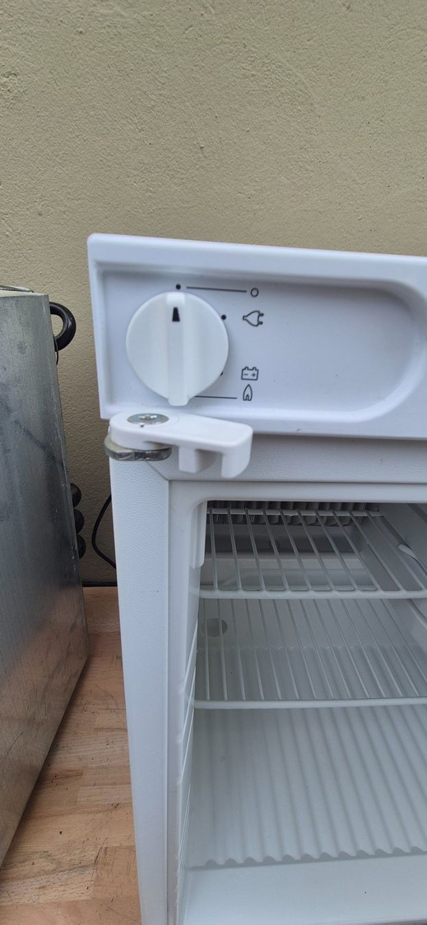 Electrolux Absorber Kühlschrank 12V 230V Gas Camping Van (D'occasion) à ...