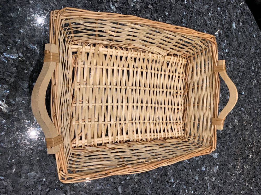 Flacher Korb (Neu (gemäss Beschreibung)) in Zuzwil SG für CHF 13 – mit ...
