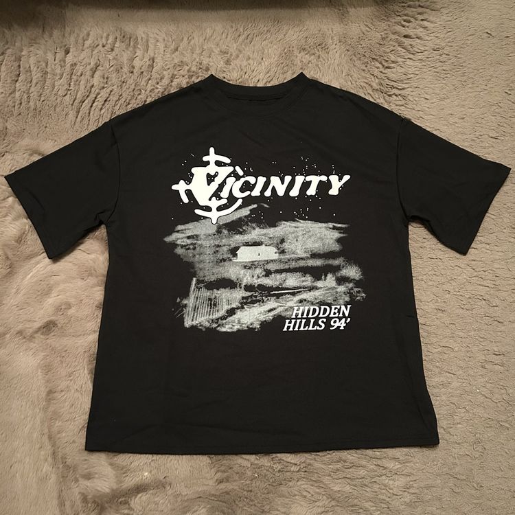 Vicinity Black & White Hidden Hills 94 Tee | Kaufen auf Ricardo
