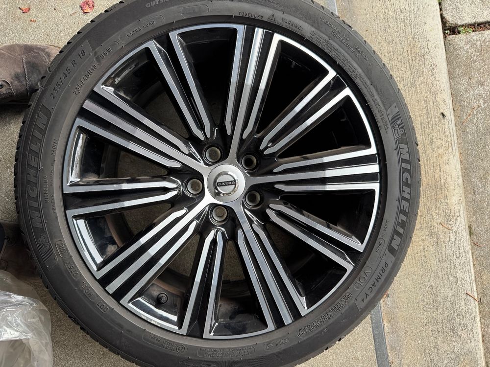Org Volvo V60 Felgen mit Michelin Sommerreifen 31471312 8x18 (Gebraucht ...