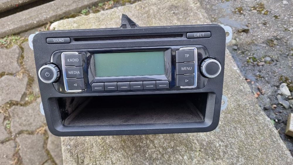 Original VW Radio von einem Golf 5, einwandrei. (Gebraucht) in ...