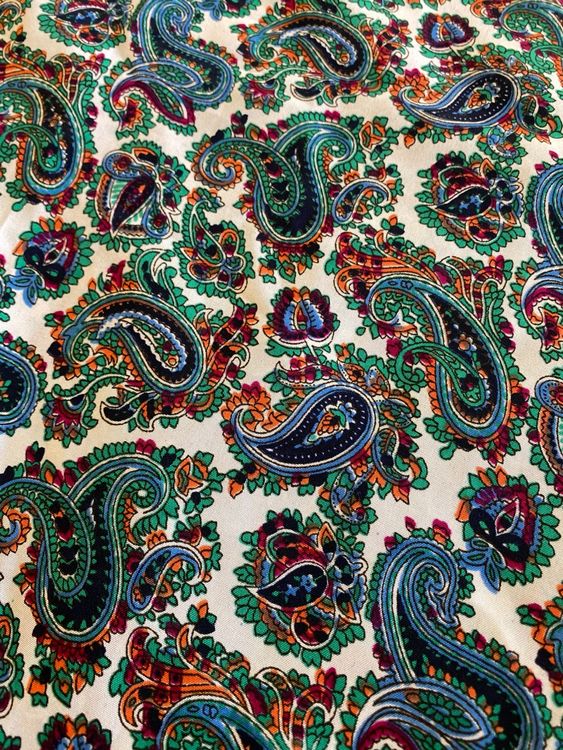 Stoff/ Stoffbahn mit Ornamenten und Blumen, weiss, Malaysia (Neu ...