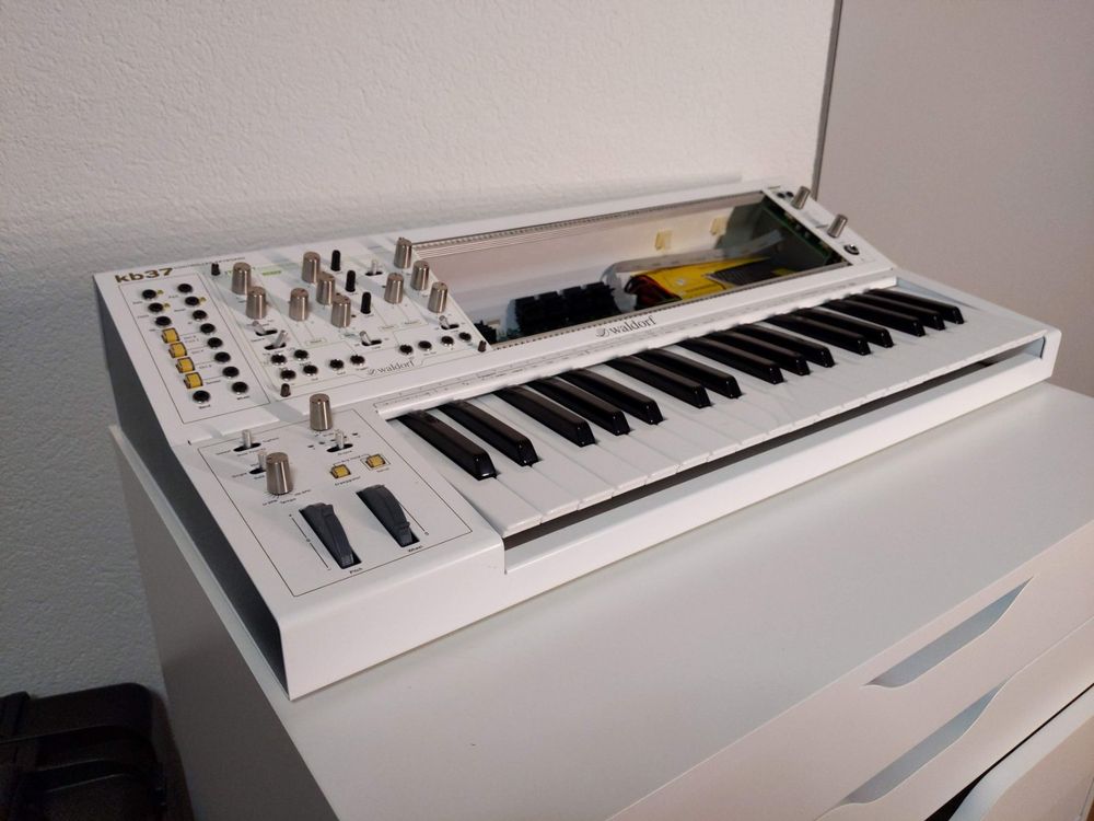 Waldorf KB37 Eurorack modular keyboard case + Mod1 | Kaufen auf Ricardo