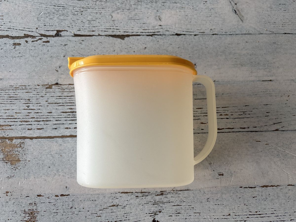 Tupperware Krug/Kanne Gelb Vintage! (Gebraucht) in Detligen für CHF 8 ...