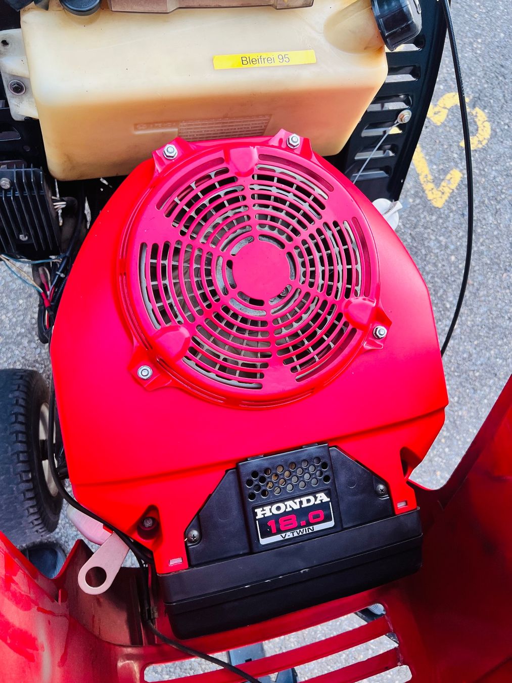 Rasentraktor Honda 2218 HYDROSTATISCHE nur mit Schneepflug (Gebraucht) in Urdorf für CHF 811 ...