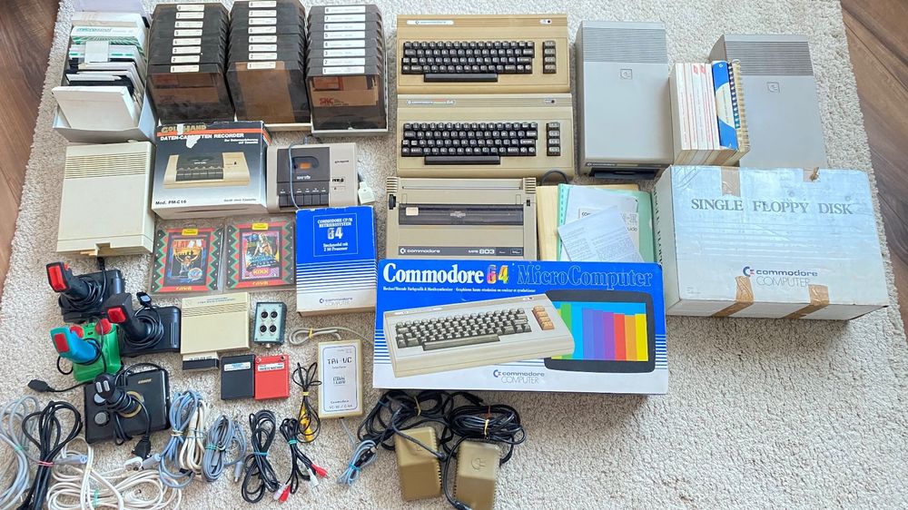 2 Commodore 64 + viele Zubehöre | Kaufen auf Ricardo