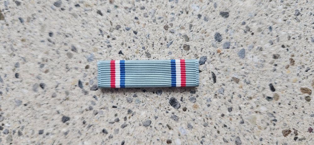 Ribbon *** (Neu (gemäss Beschreibung)) in Riedholz für CHF 30 – mit ...