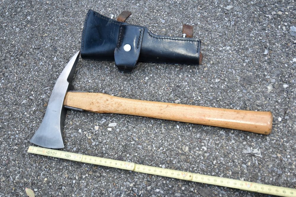 ALTES Beil m/Scheide feuerwehr TOMAHAWK gemarkt FEGA | Kaufen auf Ricardo
