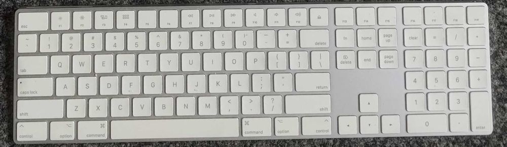Apple Magic Keyboard Gen2 Numpad US (Gebraucht) in Zürich für CHF 40 – nur Abholung auf Ricardo ...