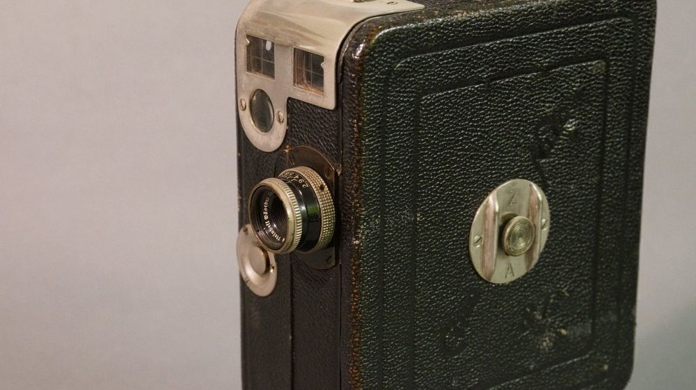 Cine Nizo 8e Filmkamera N8 1937 Rarität Federwerk Läuft Gebraucht In