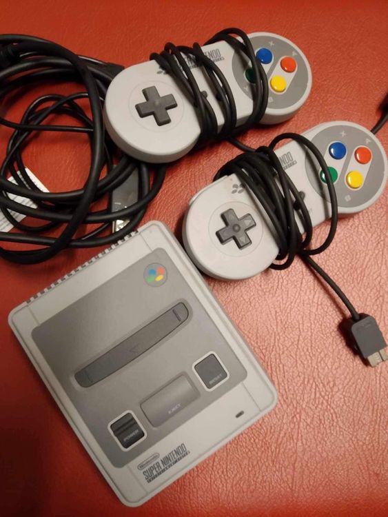 Super Nintendo SNES mini (D'occasion) à Fribourg pour CHF 122 – avec ...