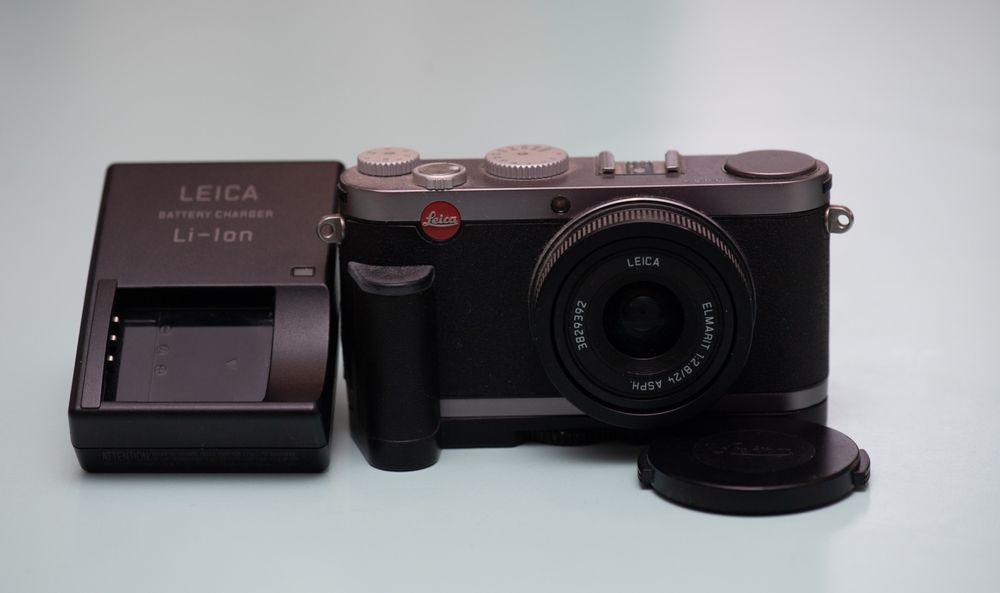 Leica X1 mit Handgriff (Blitz rastet nicht immer ein) (Gebraucht) in Reinach BL für CHF 300 ...