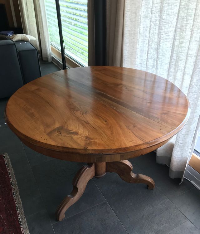 Alter runder Holztisch | Kaufen auf Ricardo