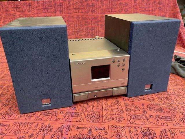 Mini-Hifi System Sony Cubic HCD-T1 (Defekt) in Brugg AG für CHF 1 – mit ...