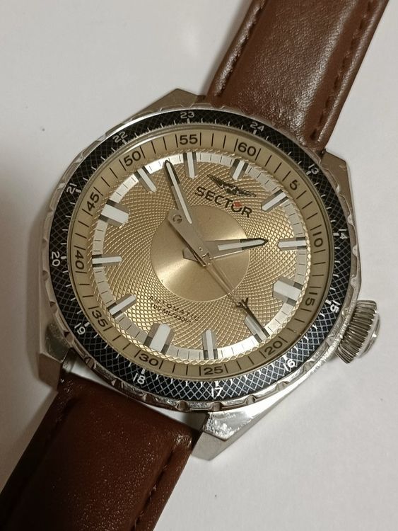 SECTOR Automatik Herrenuhr • Ø44mm | Acheter sur Ricardo