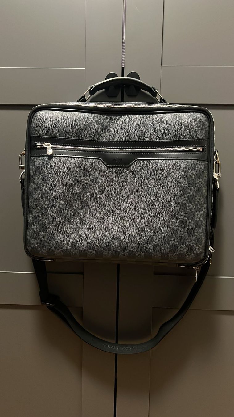 Louis Vuitton Steve Aktentasche im Damier Graphite Canvas (Neu (gemäss ...