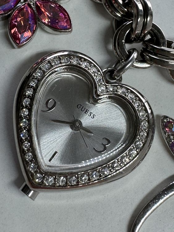 Guess🌸 Charm🩷Armbanduhr 🦋Herz Strass pink (Gebraucht) in Schaffhausen für CHF 50 – mit Lieferung ...