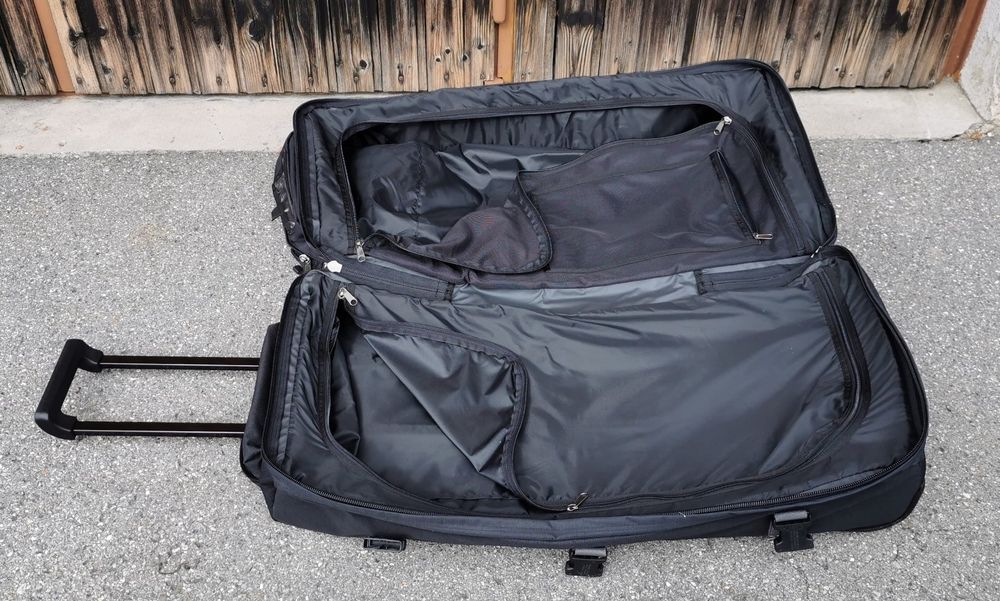 Quicksilver Stormproof Travel Reisetasche mit Rollen 110l (Gebraucht) in Balzers für CHF 70 ...