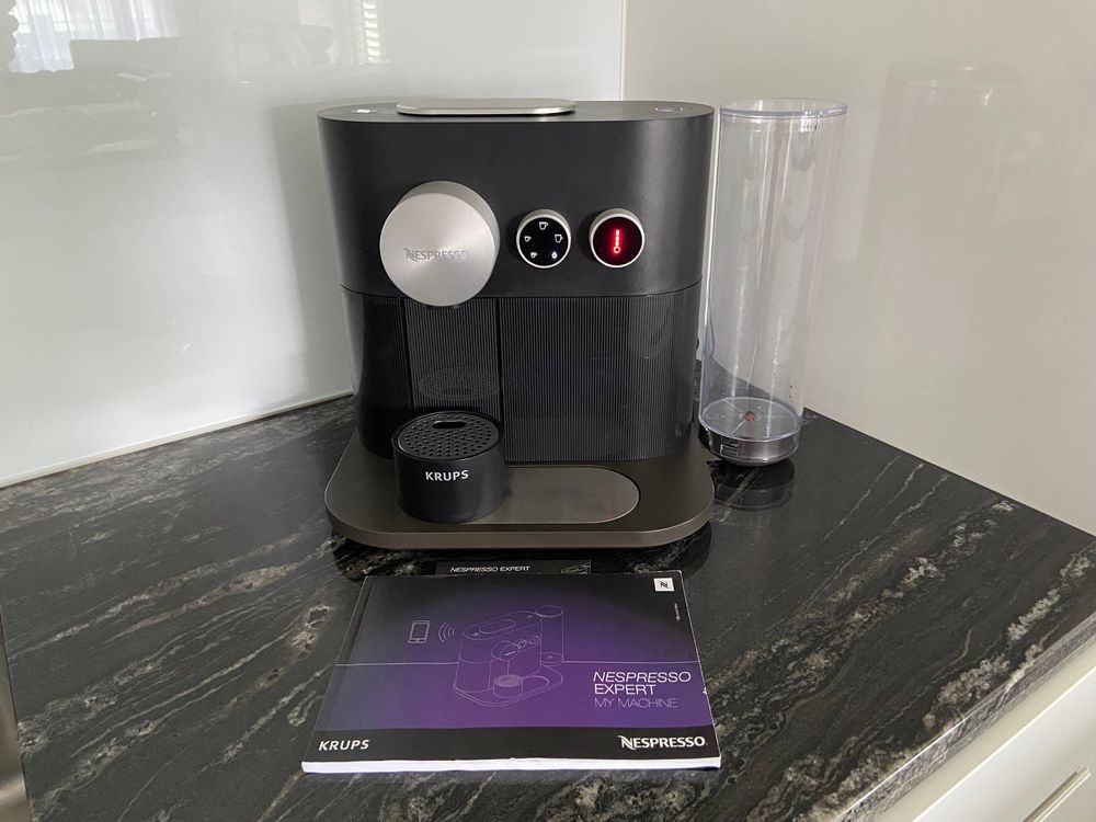 Krups Nespresso Expert Black (Gebraucht) in Birr für CHF 25 – mit ...