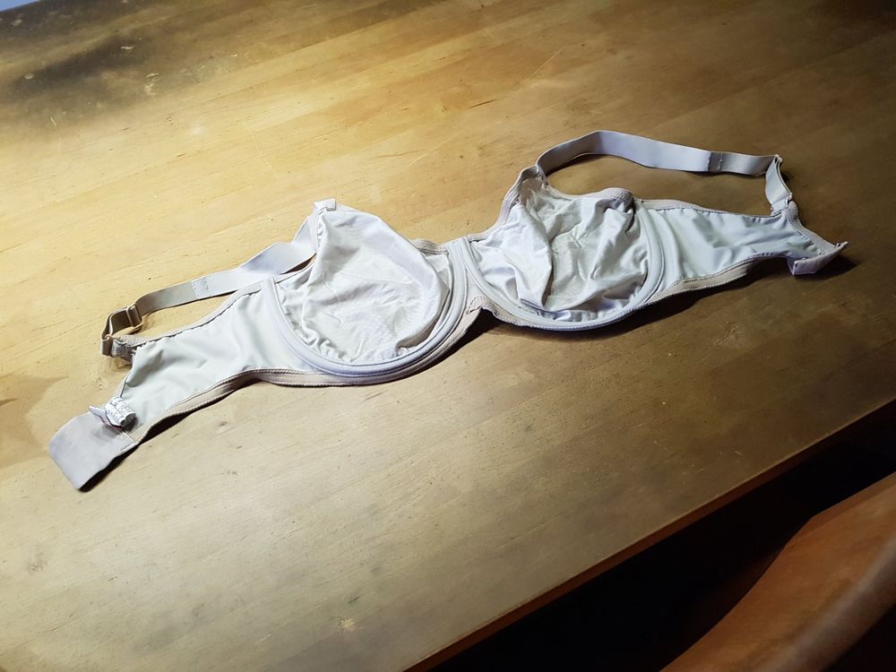 BH Triumph 85G Essential Minimizer W Farbe Smooth Skin (Gebraucht) in ...