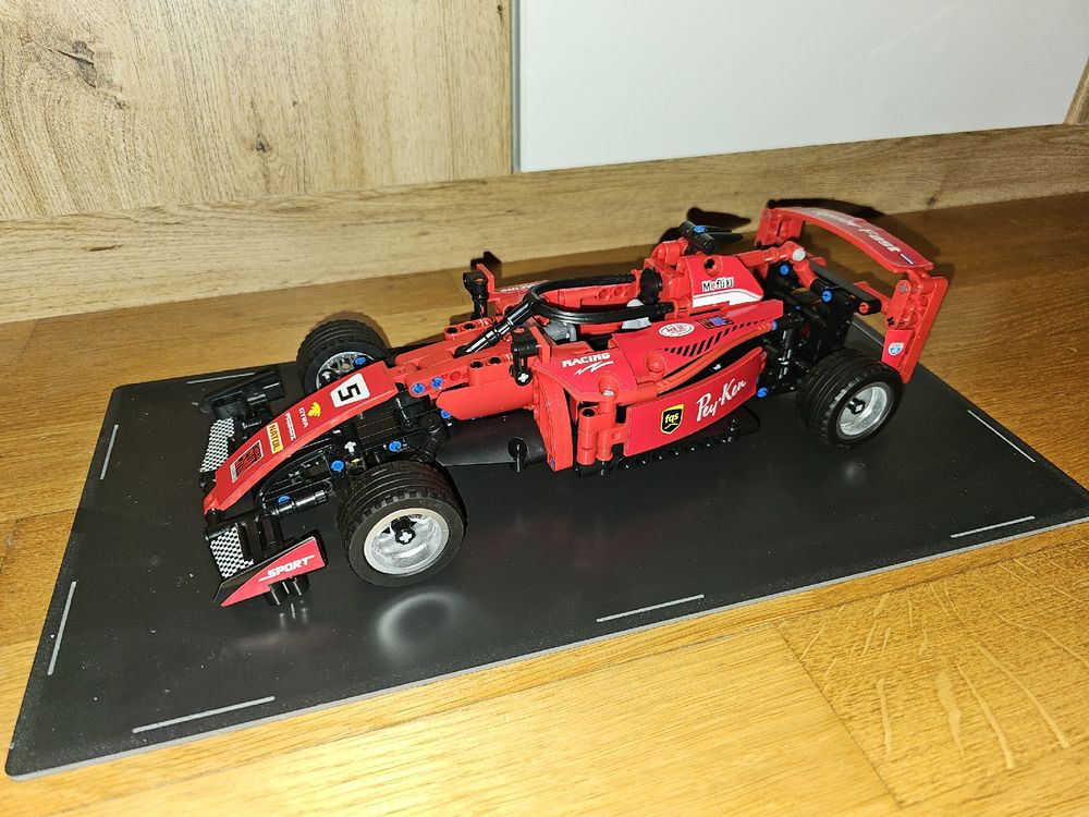 Bausteine Technic Ferrari mit Vitrine | Kaufen auf Ricardo
