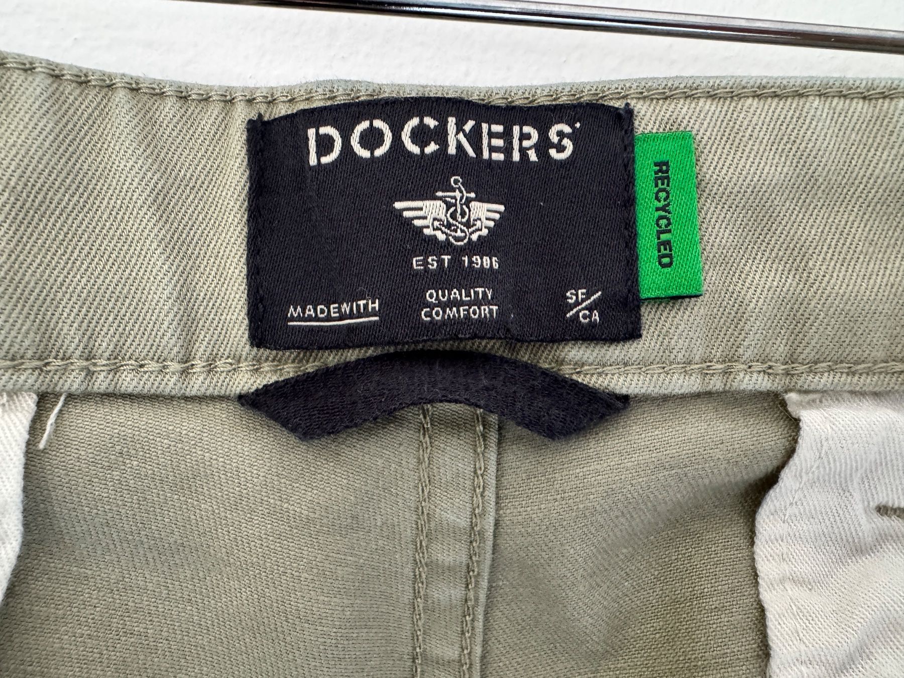 Pantalon homme DOCKERS beige, slim,étroit, coton W33 (D'occasion) à ...