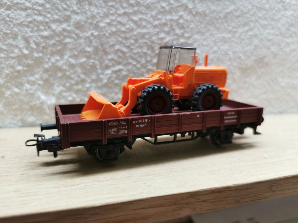 Märklin Niderbordwagen mit 1 Raupe HO (Gebraucht) in Thayngen für CHF 10 – mit Lieferung auf ...