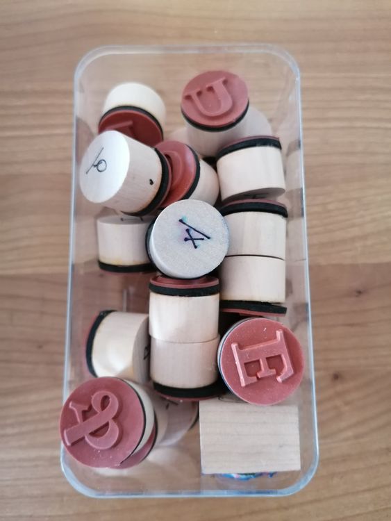 Stanzset (12 Stanzer) und Stempel (ABC) (Gebraucht) in Muttenz für CHF 30 – mit Lieferung auf ...