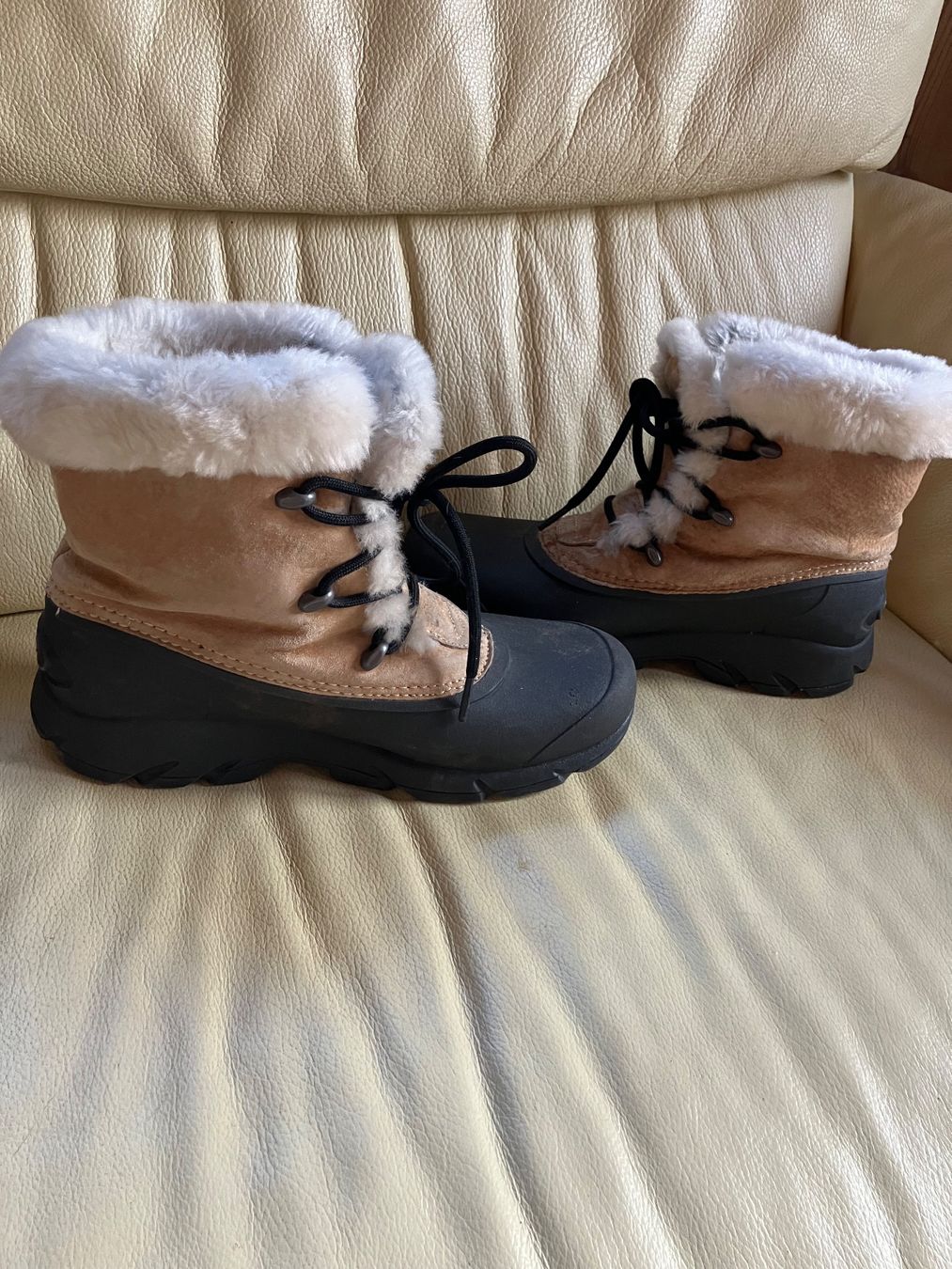 Sorel Winterstiefel Gr. 39. Warm und bereit für Schnee! (Gebraucht) in ...