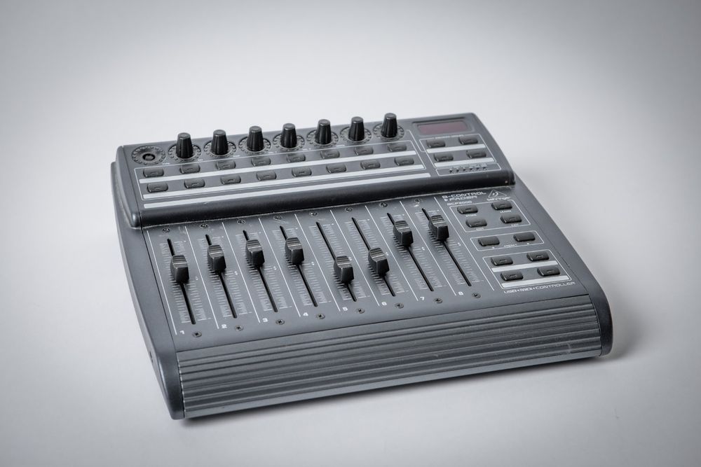 Behringer BCF2000 B-Control Fader Control Surface (Gebraucht) in ...