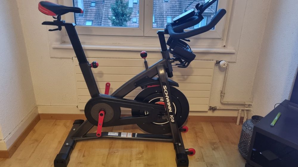Schwinn IC8 (Gebraucht) in Zürich für CHF 780 – nur Abholung auf ...