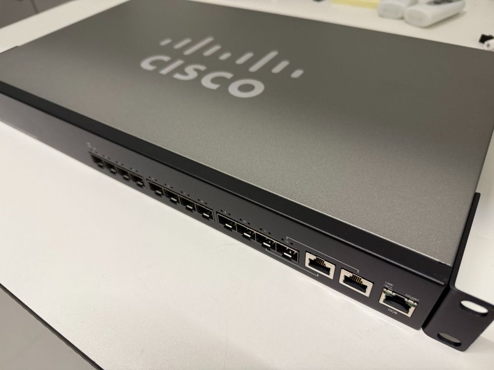 Cisco Switch SX550X-12F (Gebraucht) in Willisau für CHF 200 – nur ...