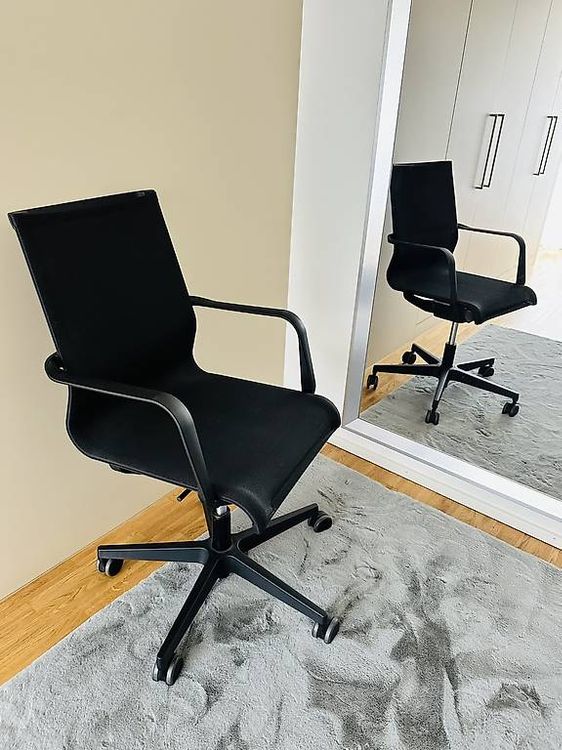 Bürostuhl, schwarz mit Netzbezug (Gebraucht) in Altendorf für CHF 60 – nur Abholung auf Ricardo ...