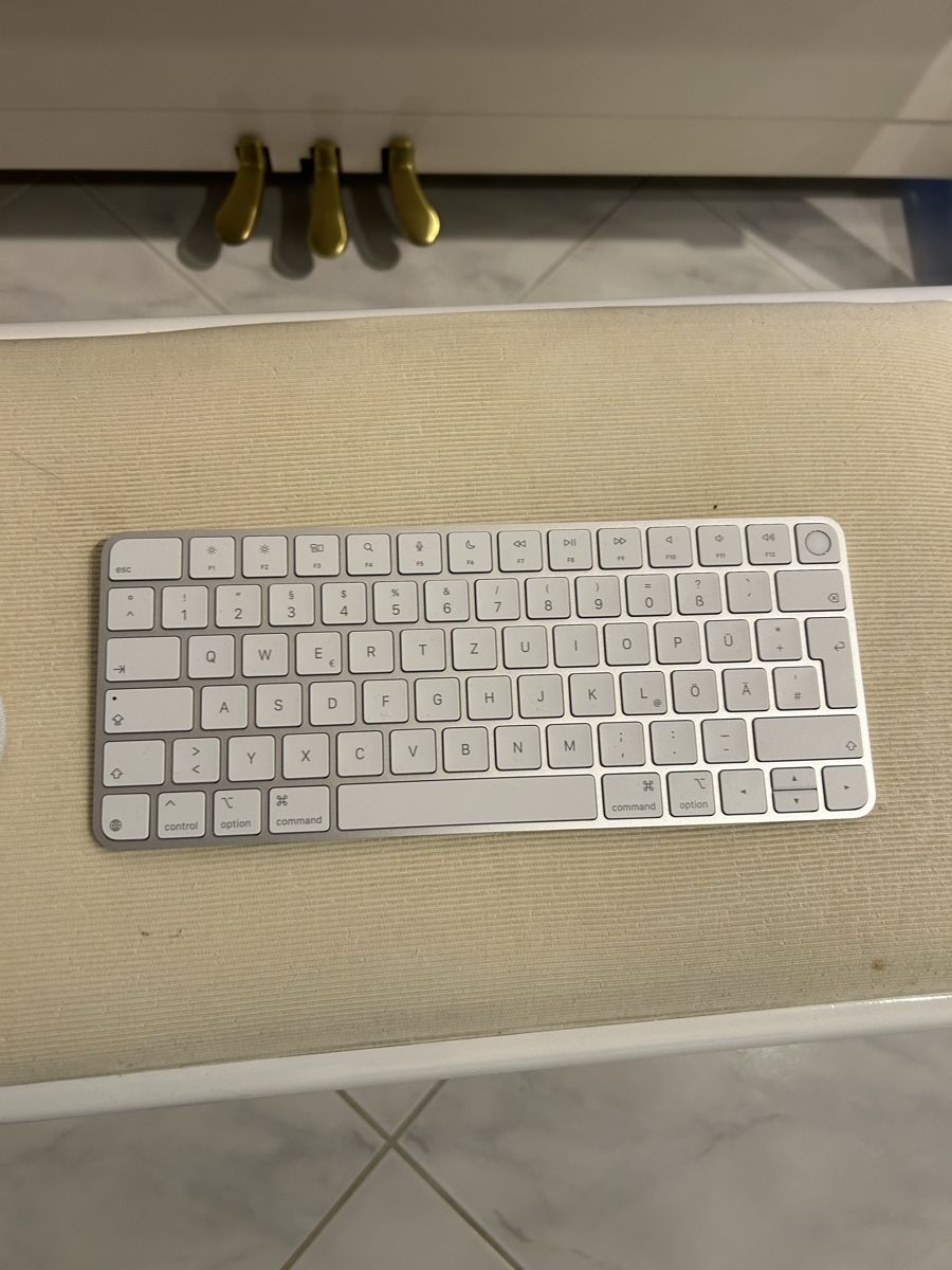 Magic Keyboard mit Touch ID (Gebraucht) in Bellikon für CHF 35 – mit ...