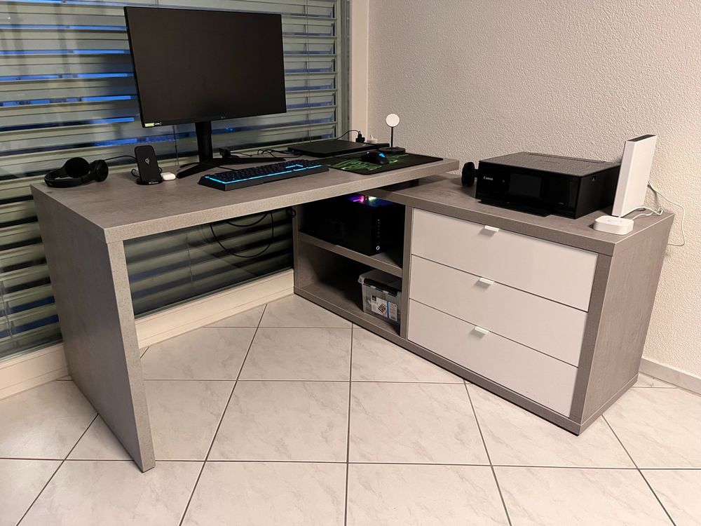 Büro Tisch / PC-Tisch PREMIUM (Gebraucht) in Cham für CHF 95 – nur ...