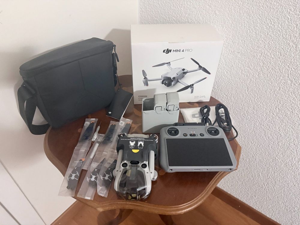 Drohne DJI Mini 4 Pro RC2 Fly More Mombo Drone- Neuf (Neu und ...