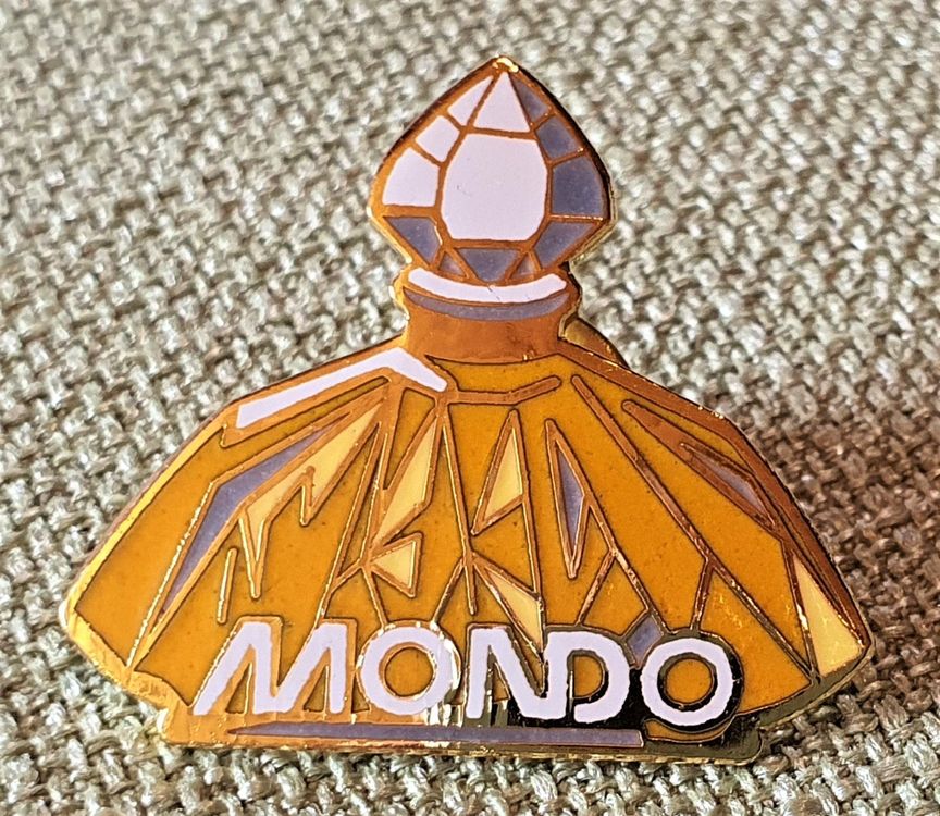 E784 - Pin Mondo - Parfum Flasche Flakon (Gebraucht) in Reinach BL für ...